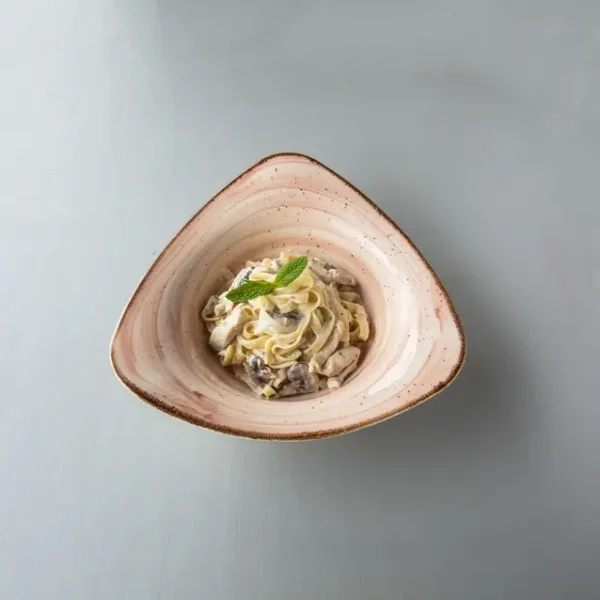 Fettucine Alfredo (Krema-Tavuk-Mantar-Sebze Çeşni) - Mac Royal - Eatery ...